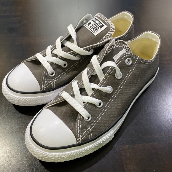 Converse | Shoes | Converse Chuck Taylor Sneakers Size 2 | Poshmark
